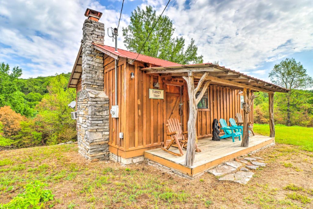 Take A Look Inside This Lovely Mountain Retreat