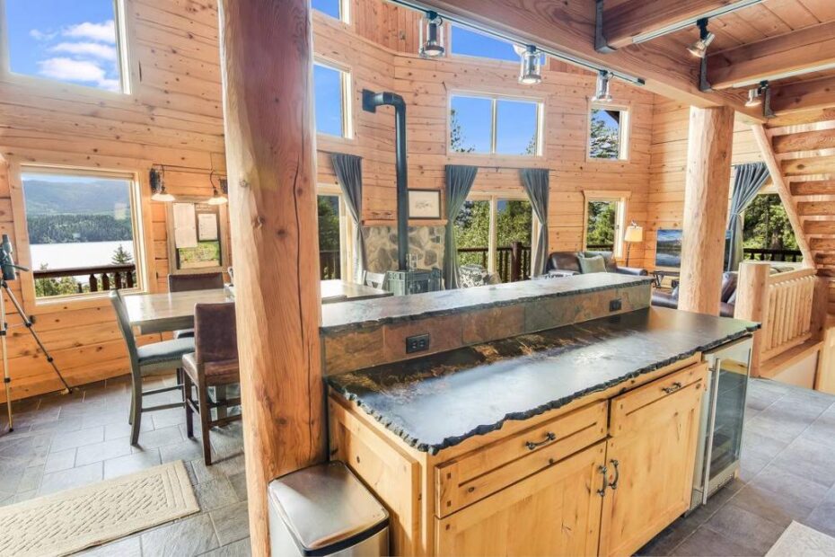 Come And Enjoy A Rustic Mountain Cabin With Modern Luxury