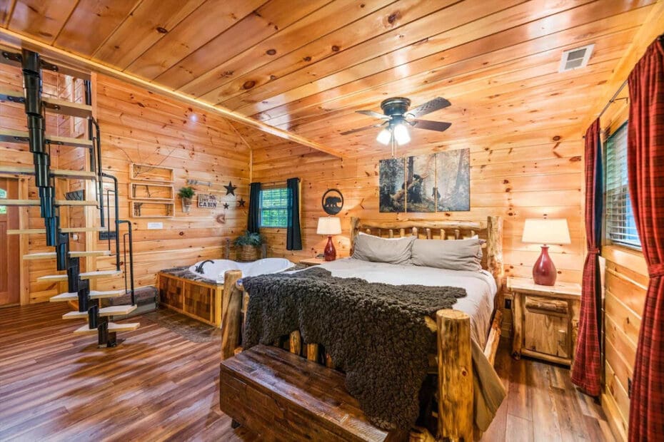 Unique Treehouse Cabin In The Beautiful Smoky Mountains