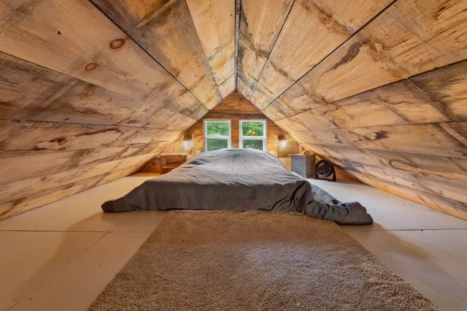 Check Out This Rustic Log Cabin In Oregon, United States