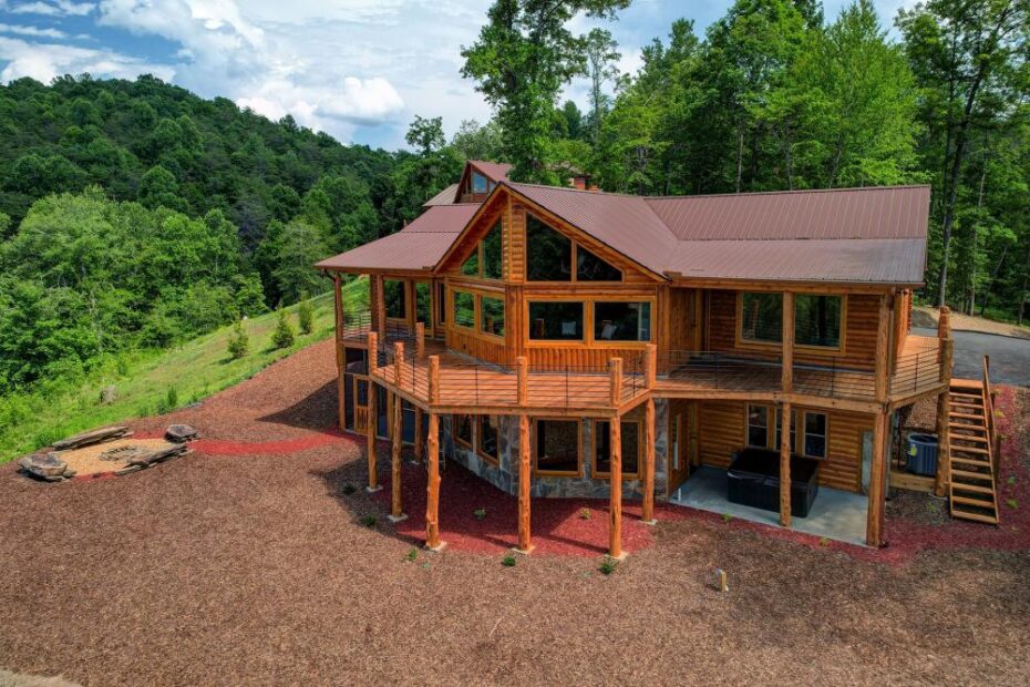 Tour Inside This Magnificent Log Home With Breathtaking Views