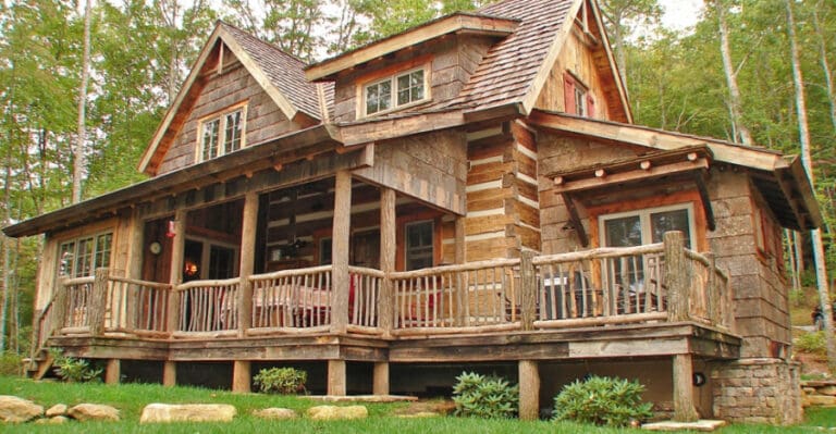 Beautiful Redthorne Log Cabin - Wait Till You See The Upstairs Reading ...