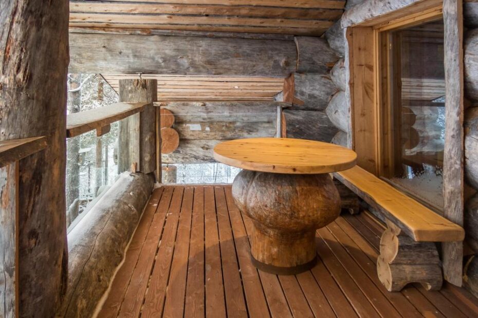 See This Very Artistic Log Cabin with Gorgeous Interiors