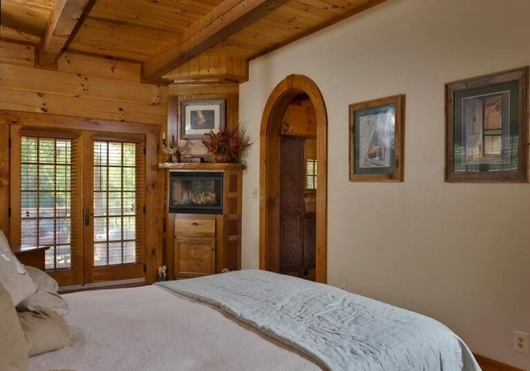 A Charming Hudson Log Home In Ohio