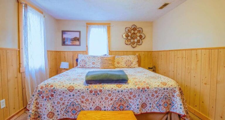This Vintage-Style Cabin Comes With All The Modern Updates On The Inside