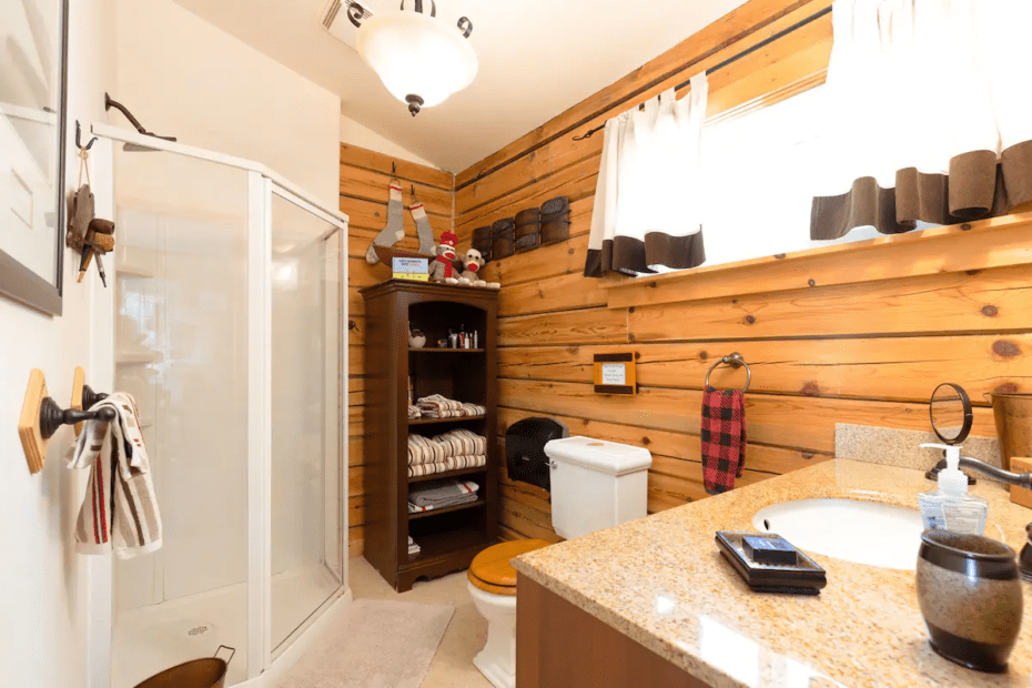 View Inside This Cozy Golden Lake Cabin
