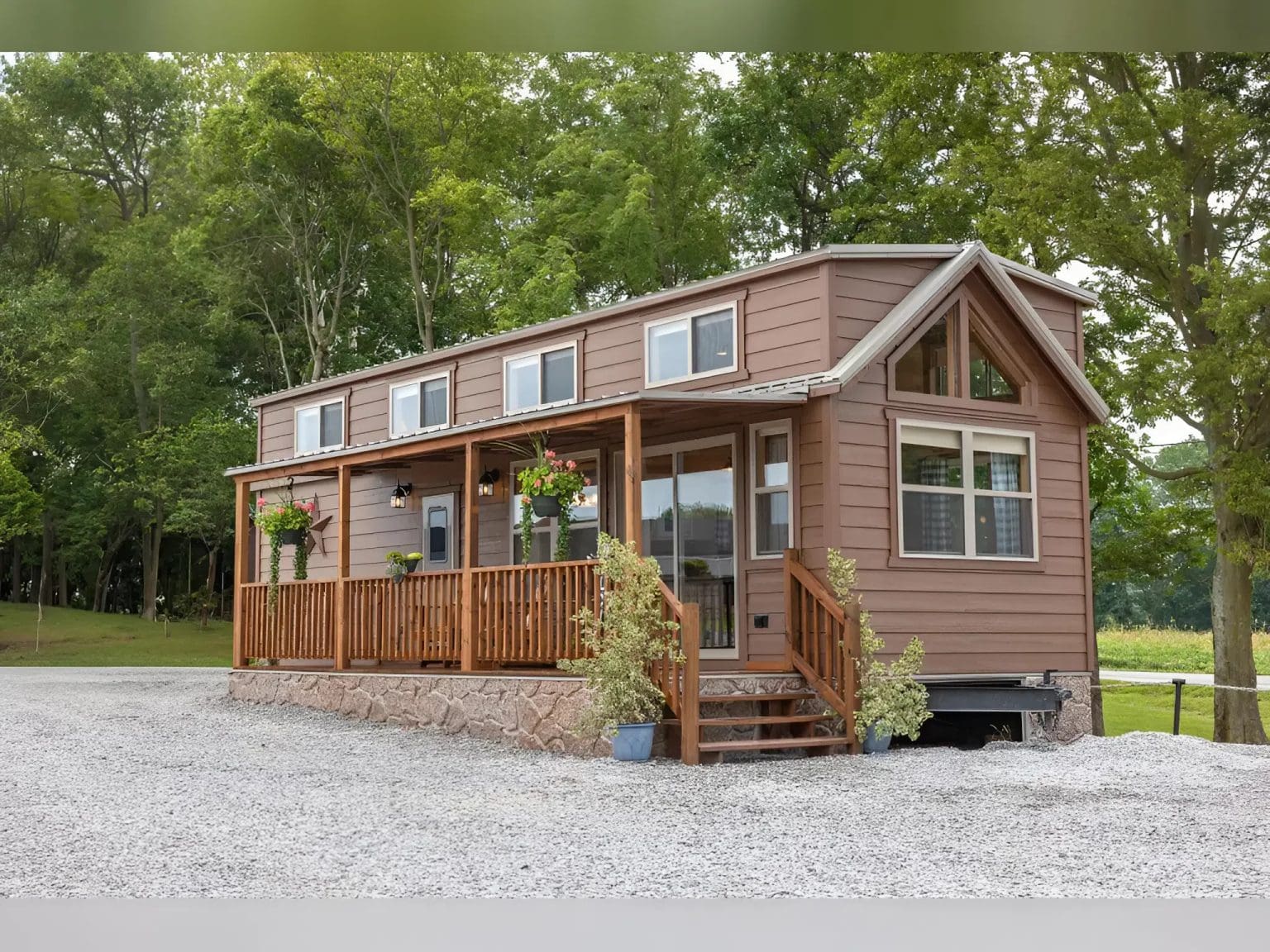 Take A Peek Inside This Amazing Lake Cabin